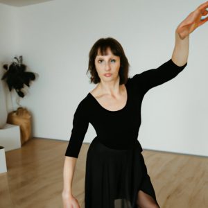 What is Dance Therapy? Benefits, History and Theory to Help Improve ...